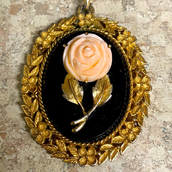 Avon | Jewelry | Vintage 973 Avon Rose Cameo And Mirror On Back Pendant ...